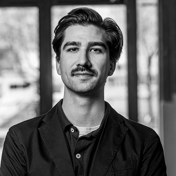 Hugo Alm - Tidningen Vi