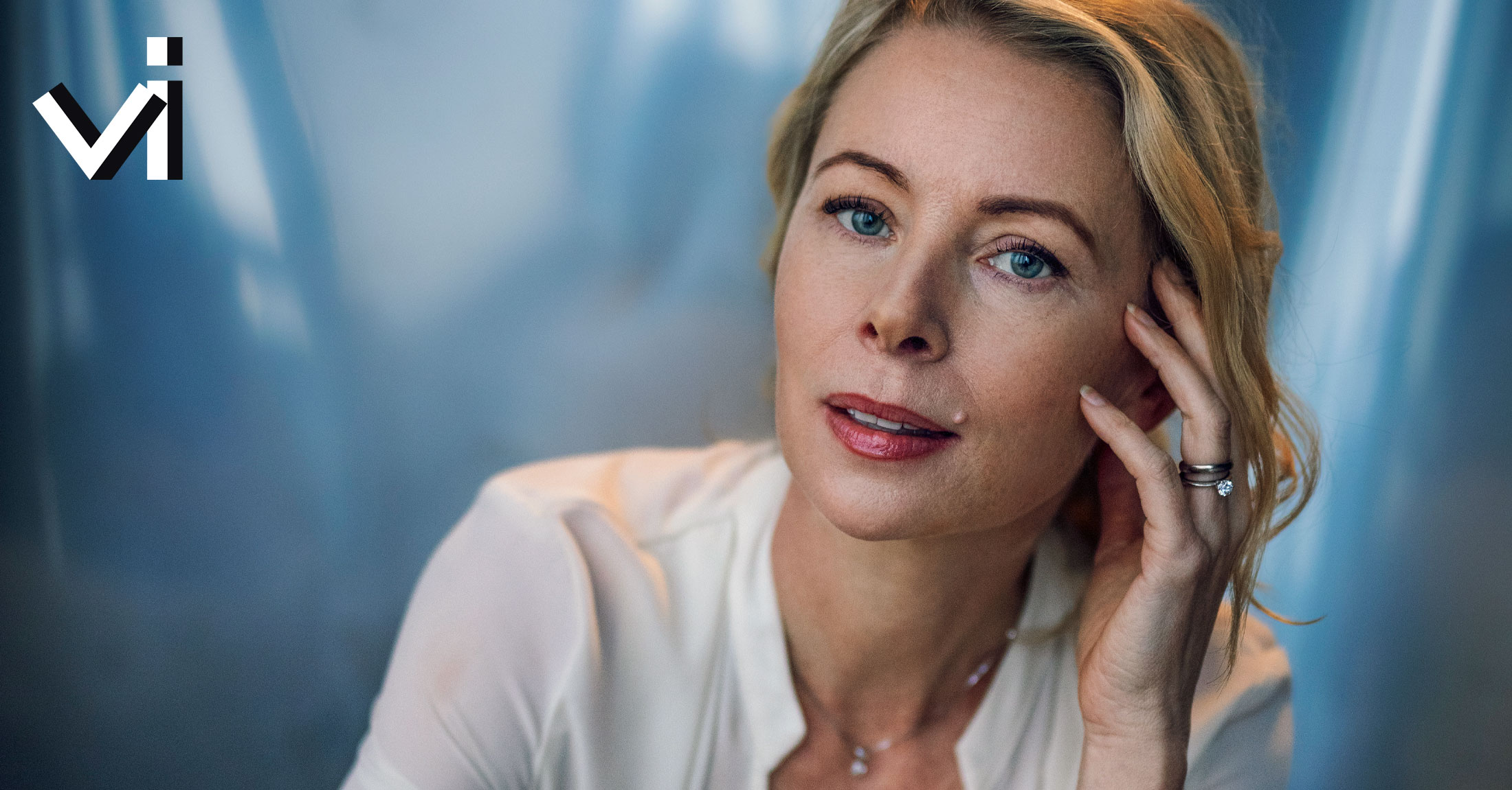 Julia Dufvenius: ”Jag har min järnring omkring mig”
